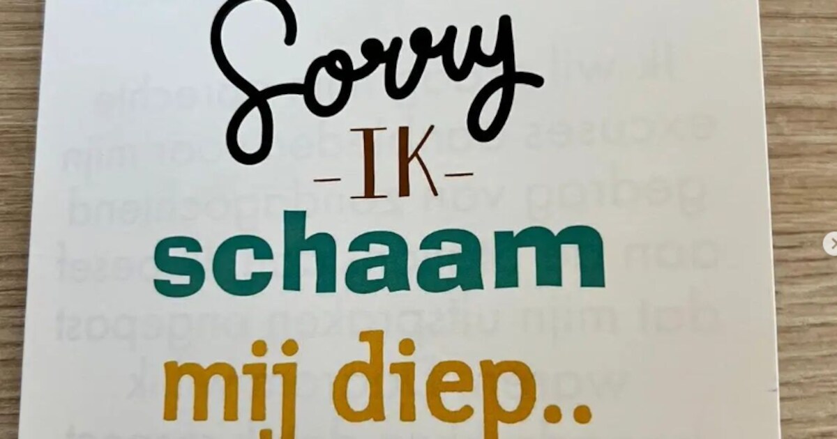 Tot zijn verrassing krijgt beledigde agent Benjamin een kaartje met ...