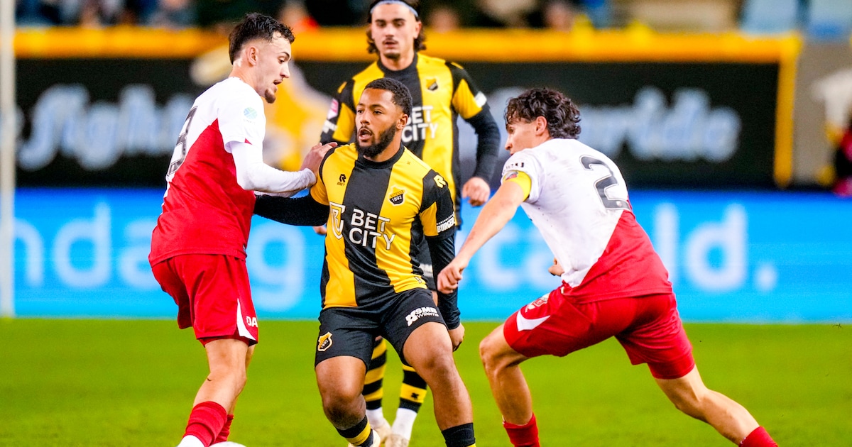 Hoogewerf vervangt De Regt bij Vitesse tegen De Graafschap | Arnhem ...