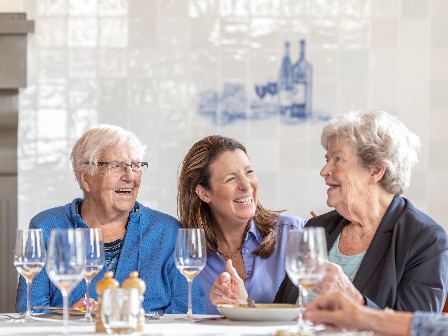 Opening van nieuwe vaccinatielocatie in Apeldoorn verloopt verre van ...