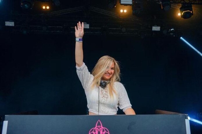 Apeldoorns dj-talent Megan Vesseur: ‘Ik denk dat het een groot voordeel ...