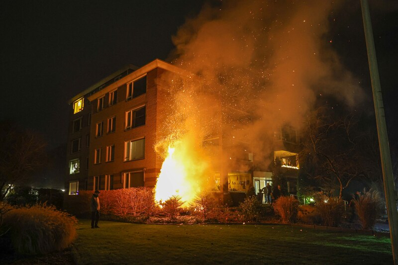 LIVE Oud en nieuw | Rijkswaterstaat: ‘Pas op voor gladheid’ • Op 1 ...