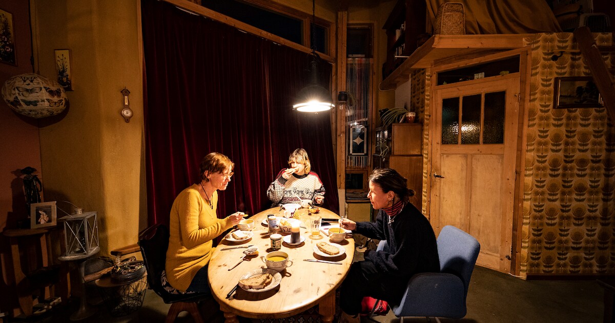 Klimaatactiviste Mirjam (54) en dochter Isa (21) in Olst over hun jaar: ‘Dan maar burgerlijk ...